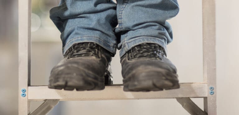 Ladder Safety Tips: How to Choose the Right Ladder and Climb it Safely ...