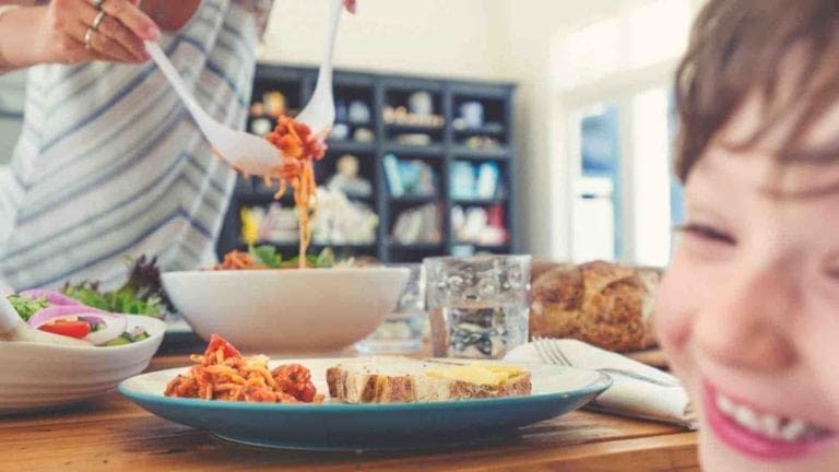 6 Fresh Ideas For A Fun Family Dinner Night | The Kaifer Insurance Group